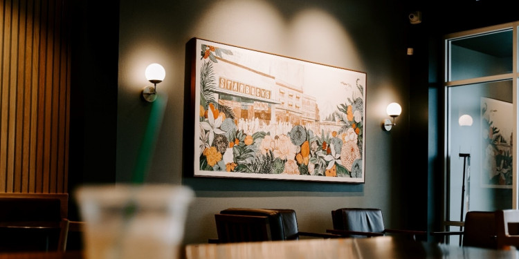 Professional Tips On How To Hang A Heavy Picture